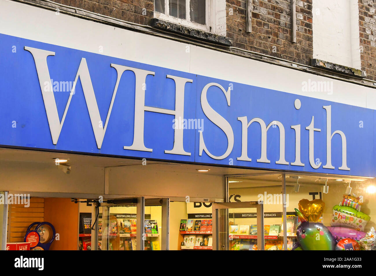 W h smith logo hi-res stock photography and images - Alamy