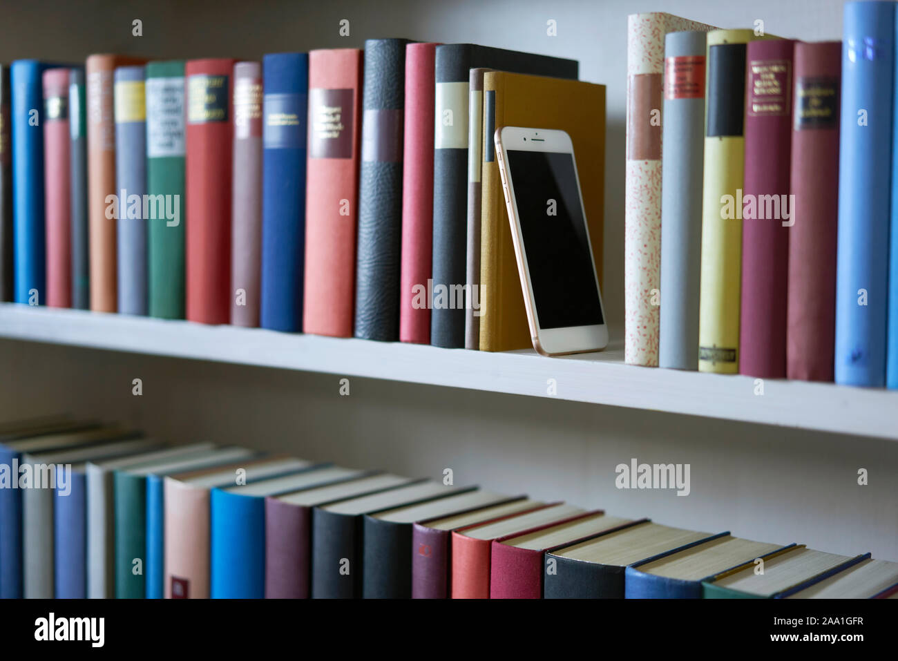 Mobile bookshelf hi-res stock photography and images - Alamy