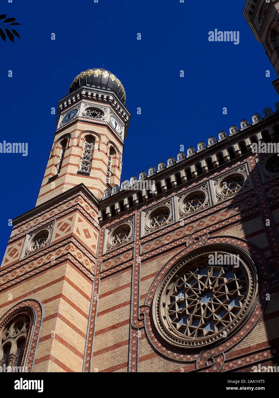 Budapest’s Moorish Style Great Synagogue in Hungary is the Most ...