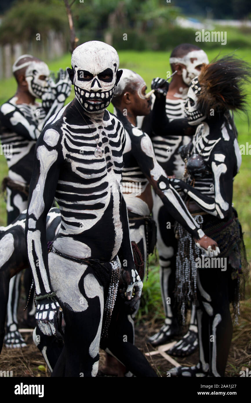 Skeleton tribe hi-res stock photography and images - Alamy