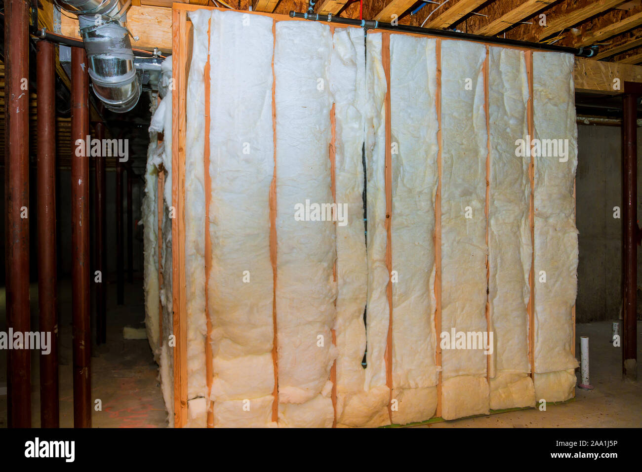 Insulation of basement with fiberglass of house with insulation ...