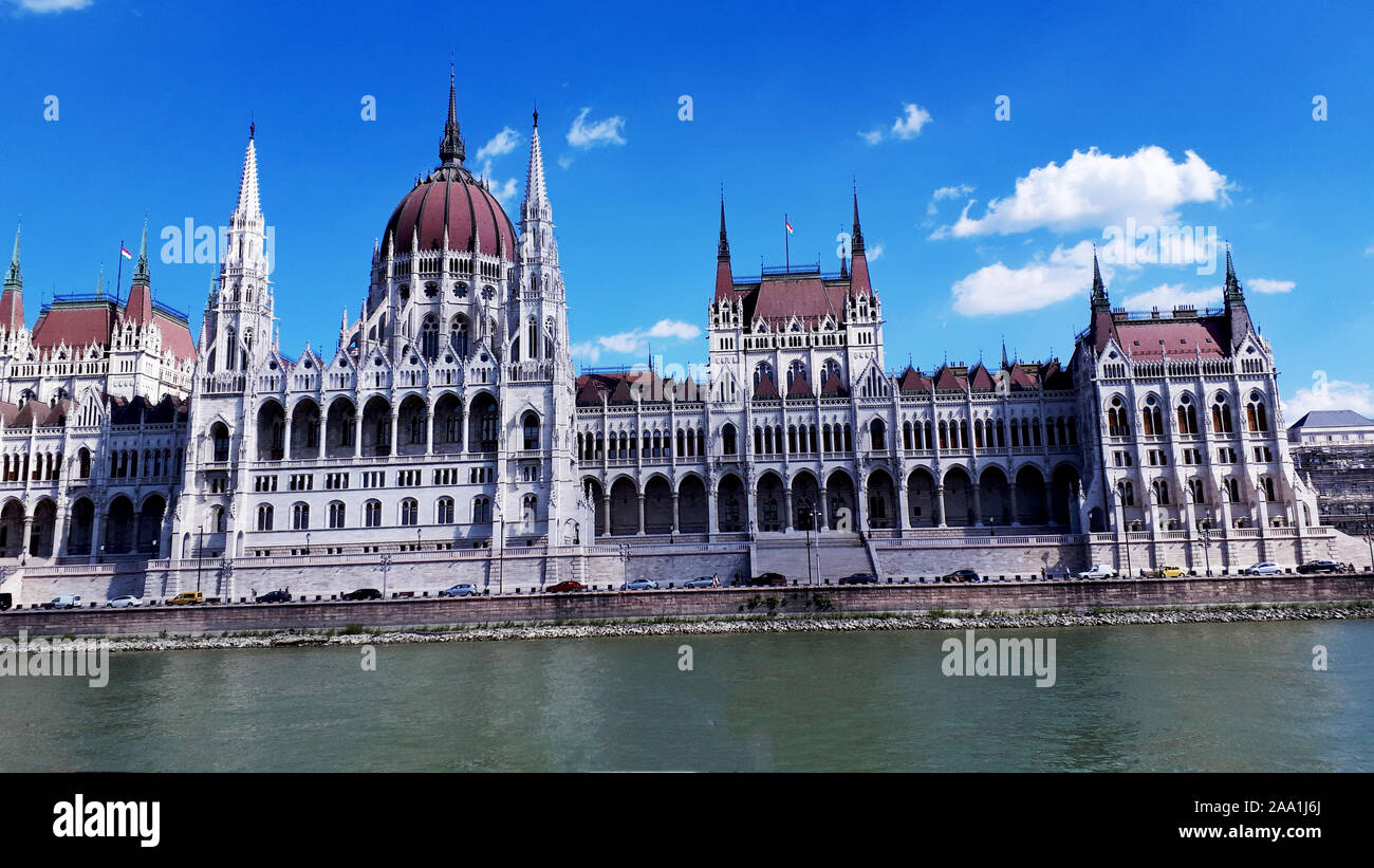 Crown elizabeth bridge danube budapest hi-res stock photography and ...