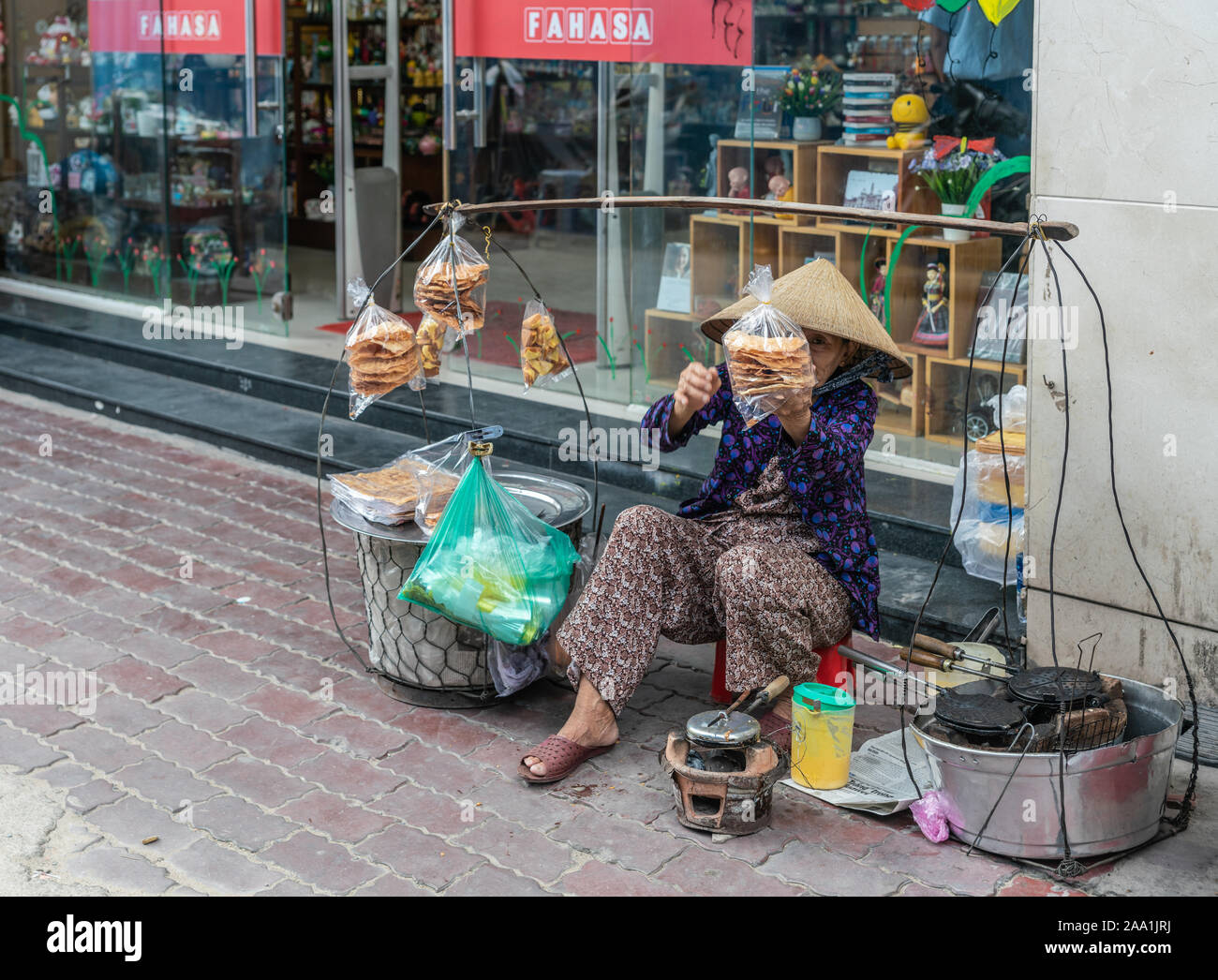 Ambulant food hi-res stock photography and images - Alamy