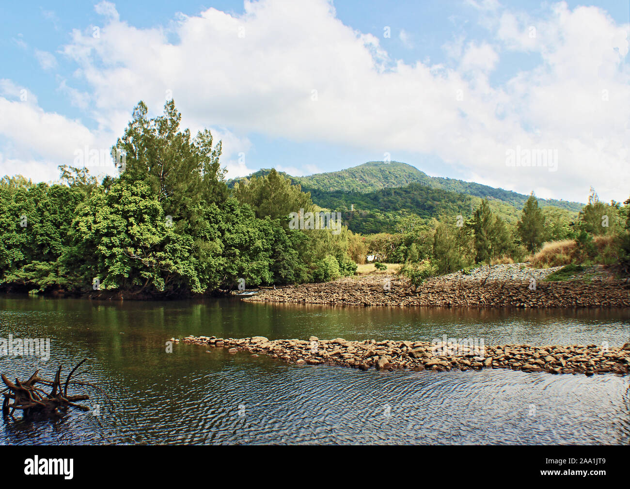 Where the lower Barron River passes through the scenic Kamerunga ...