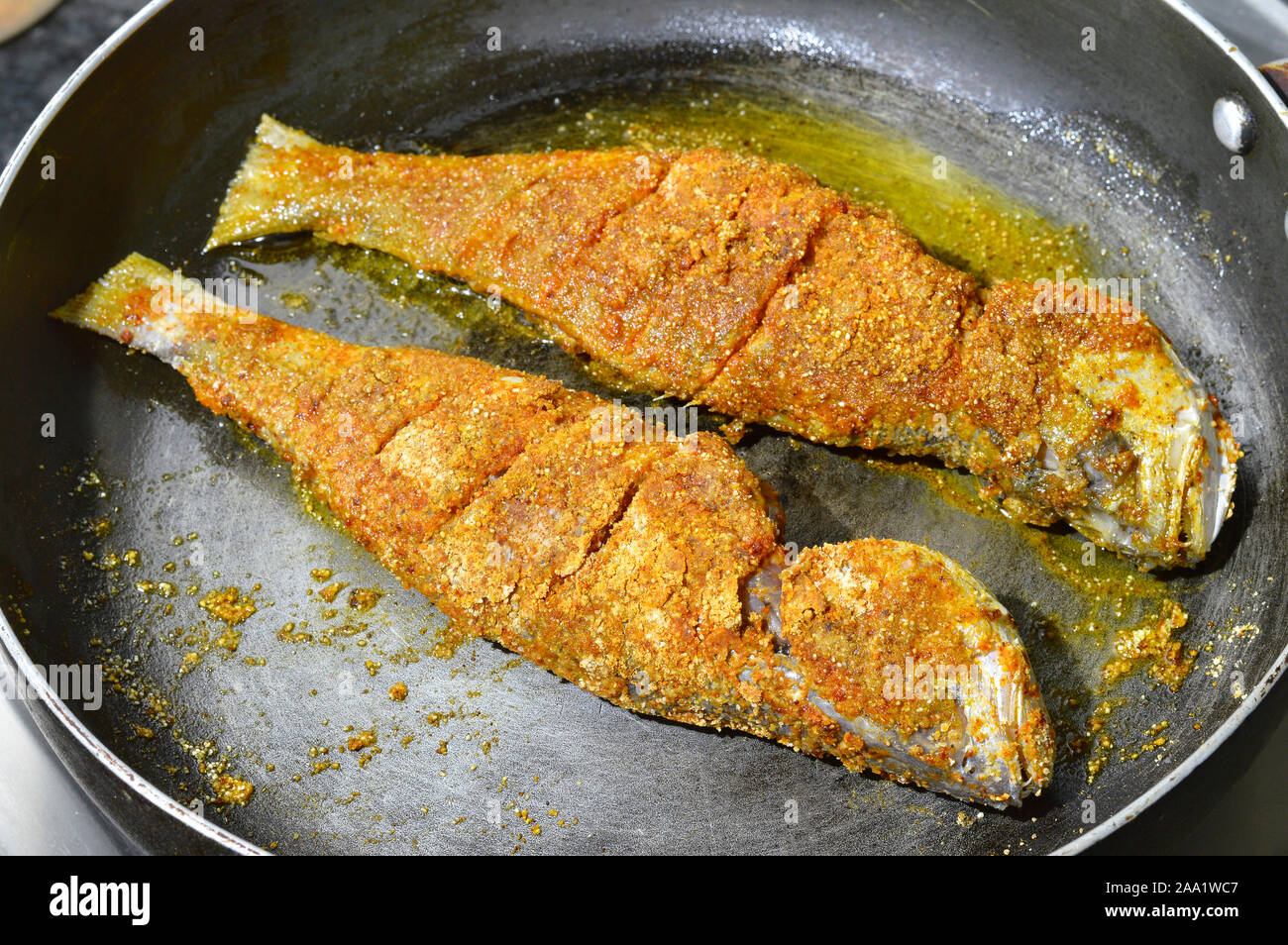 Fry pieces of fish hi-res stock photography and images - Alamy