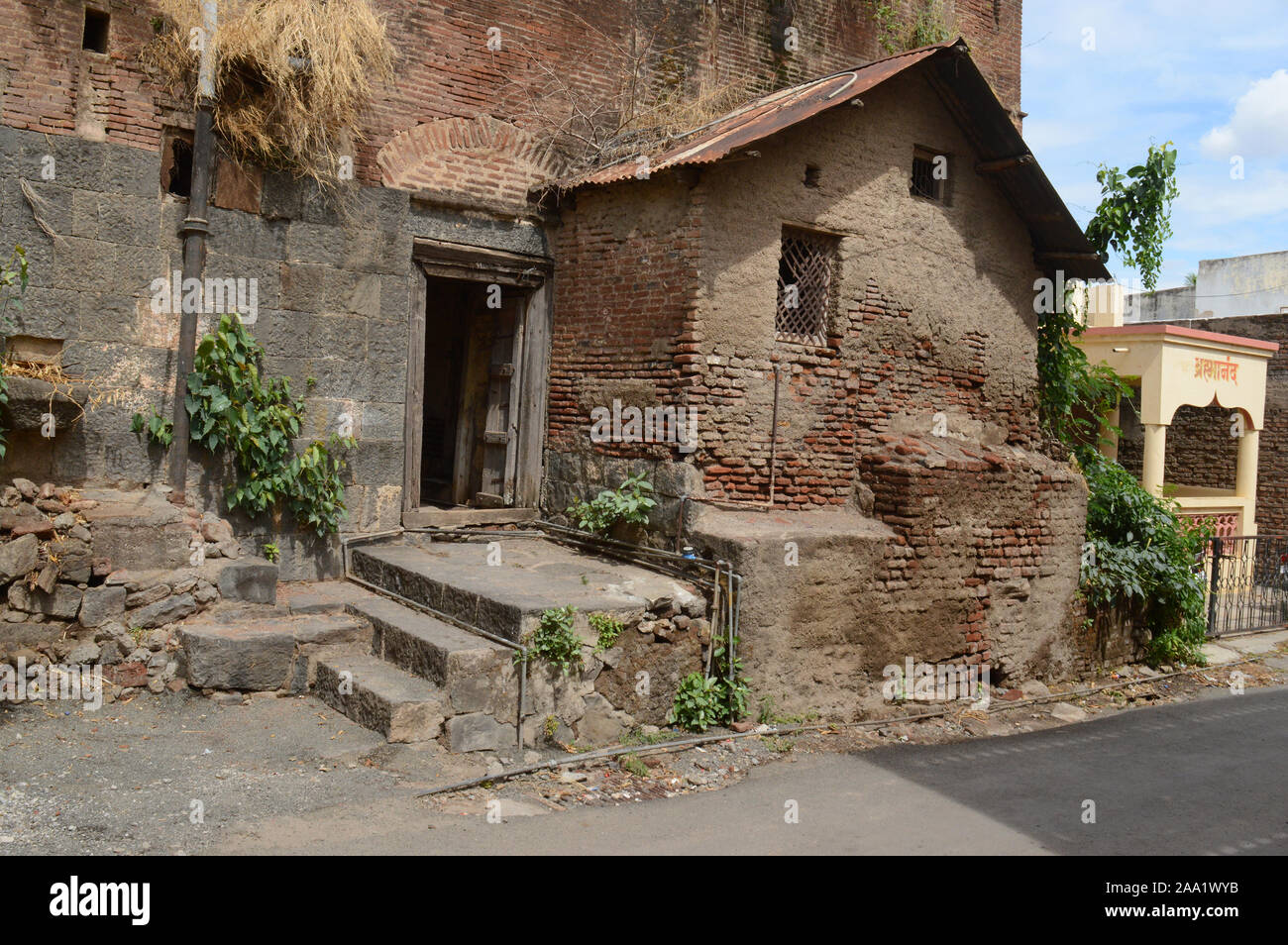 Old house, Saswad, Maharashtra, India Stock Photo - Alamy