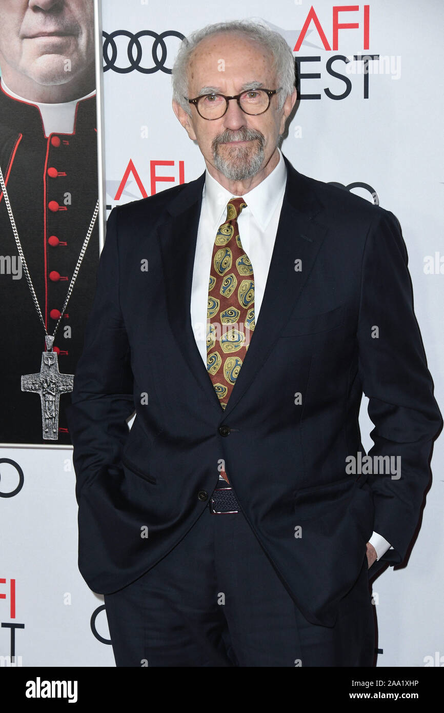 Jonathan pryce two popes hi-res stock photography and images - Alamy