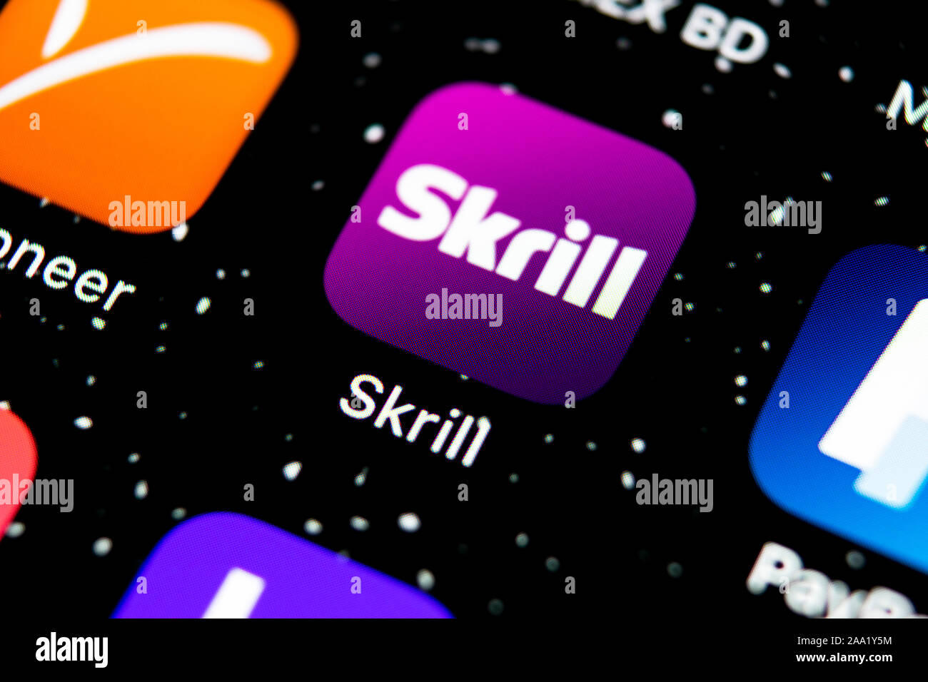 Skrill icon hi-res stock photography and images - Alamy