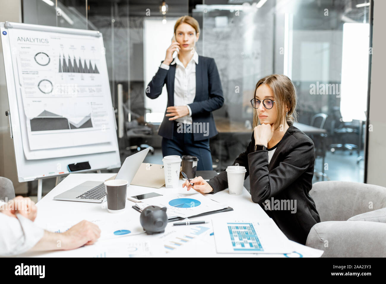 Chart briefing hi-res stock photography and images - Alamy