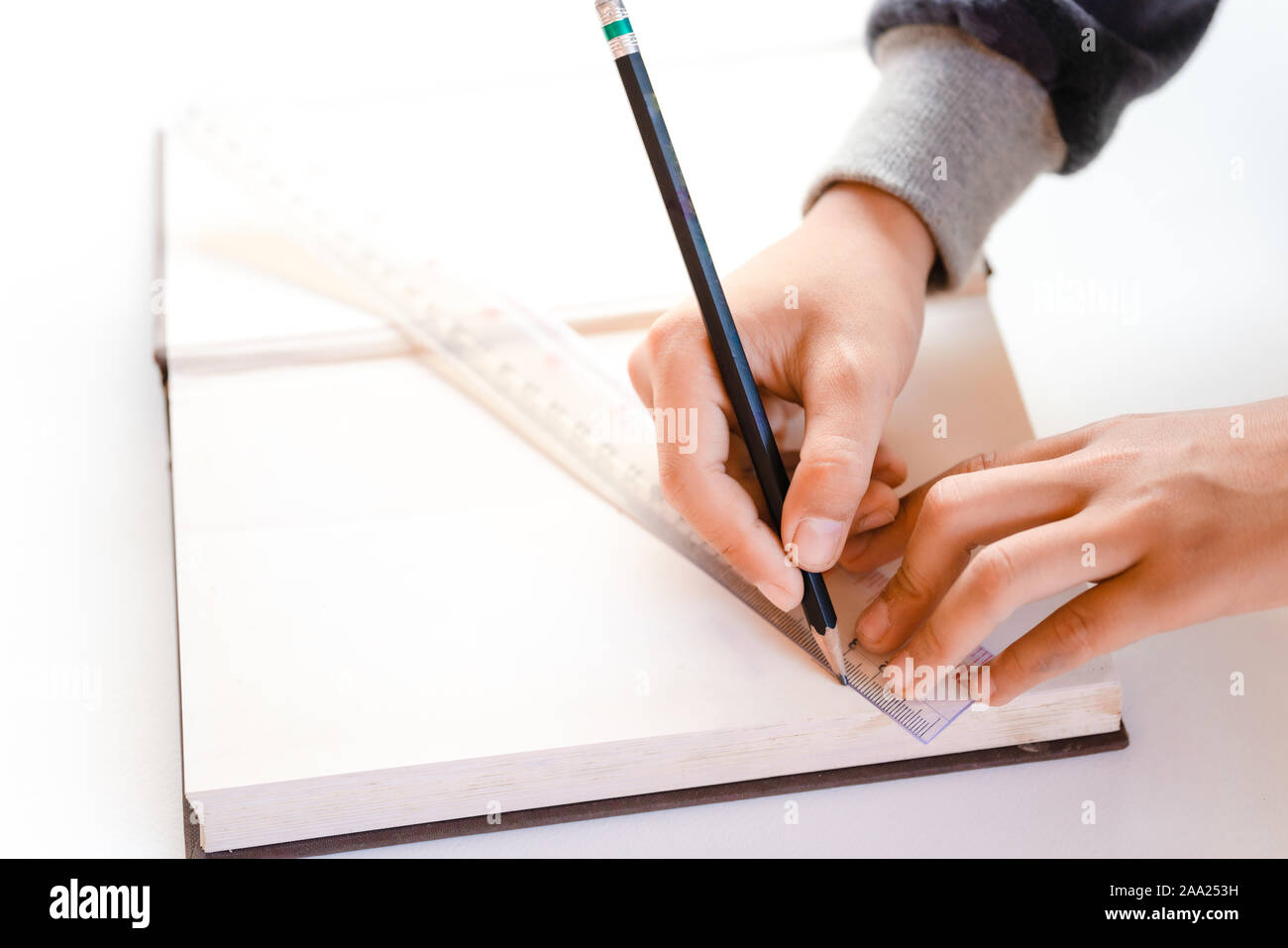 Draw the line hi-res stock photography and images - Alamy