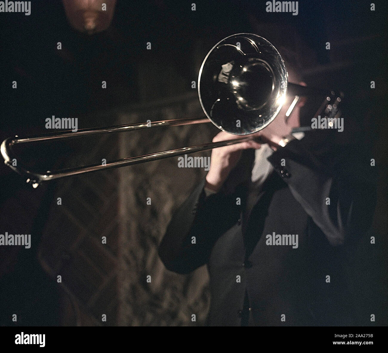 Playing instruments stage face hi-res stock photography and images - Alamy