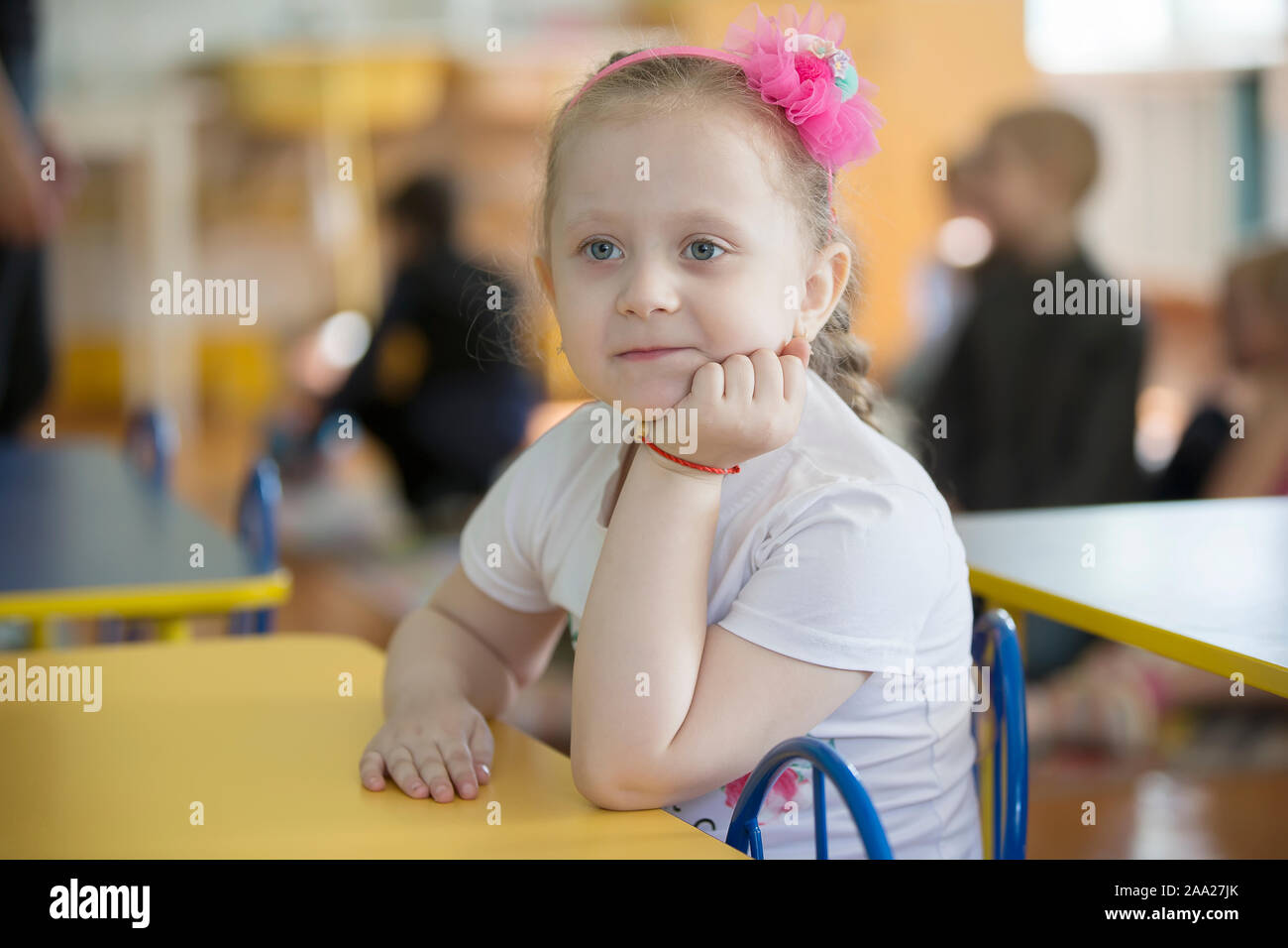 6 year old girl classroom hi-res stock photography and images - Alamy