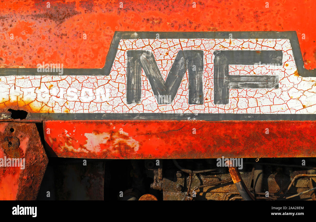Red tractor logo hi-res stock photography and images - Alamy