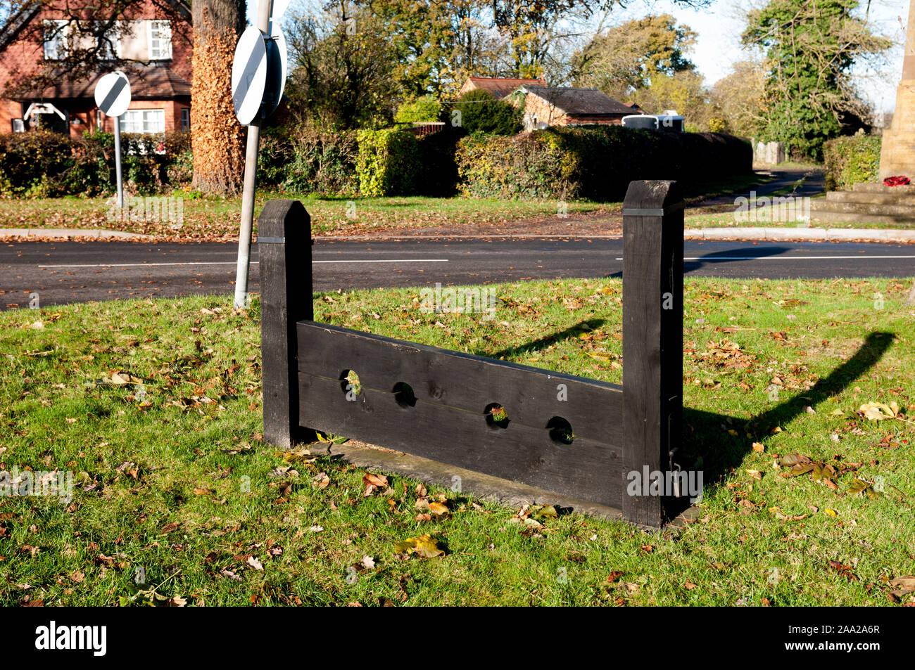 Old english villages hi-res stock photography and images - Alamy