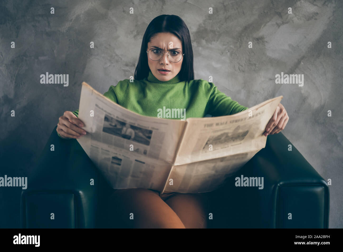 Photo sad shocked girl hi-res stock photography and images - Alamy