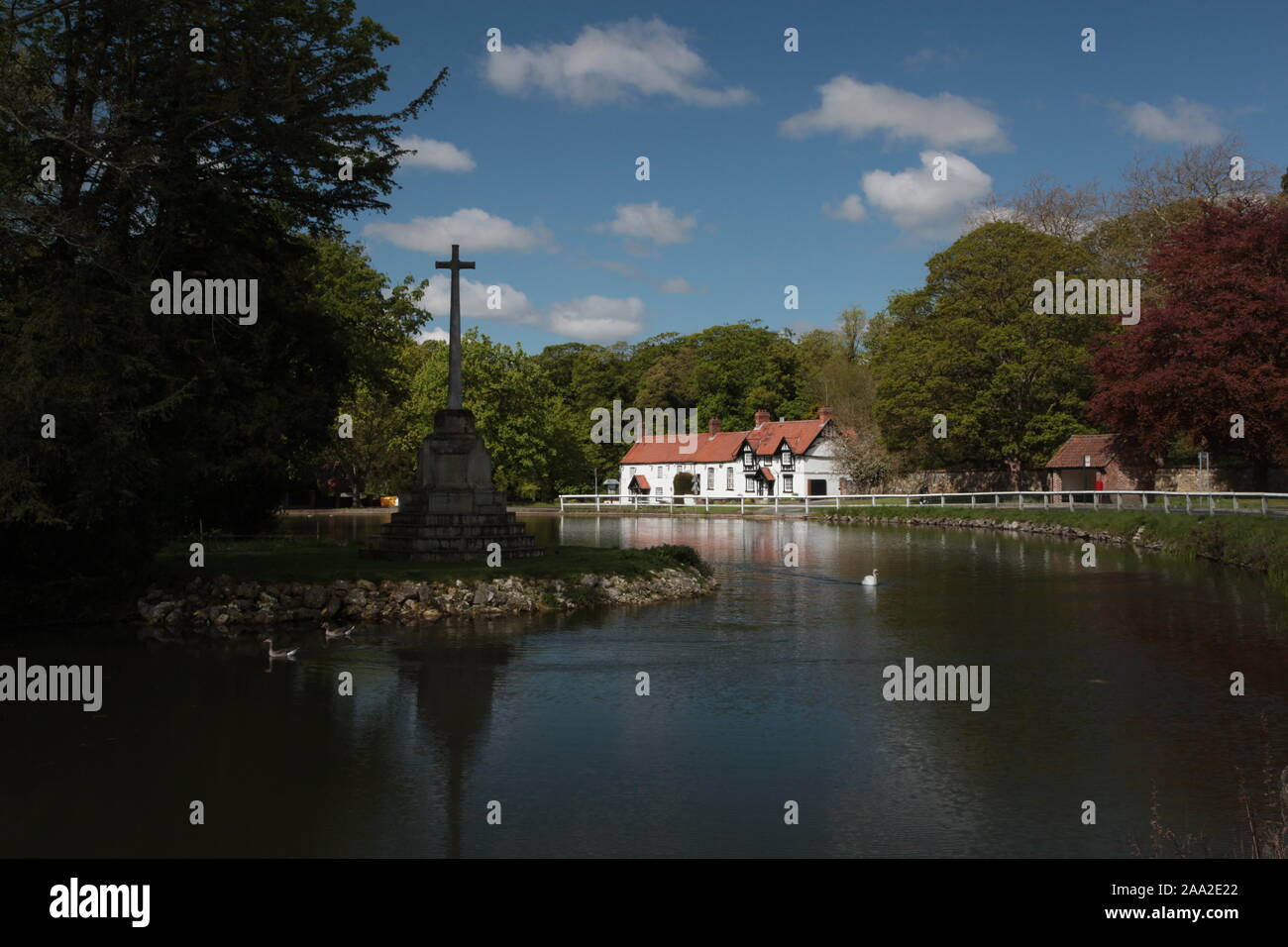 Bishop burton village pond hi-res stock photography and images - Alamy