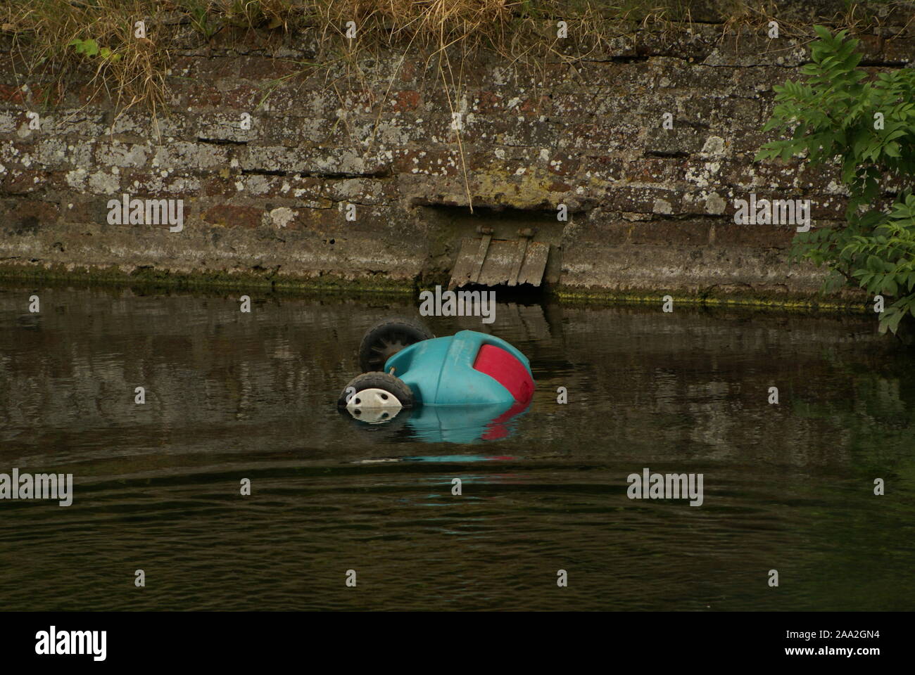 Man made pollution in water hi-res stock photography and images - Alamy