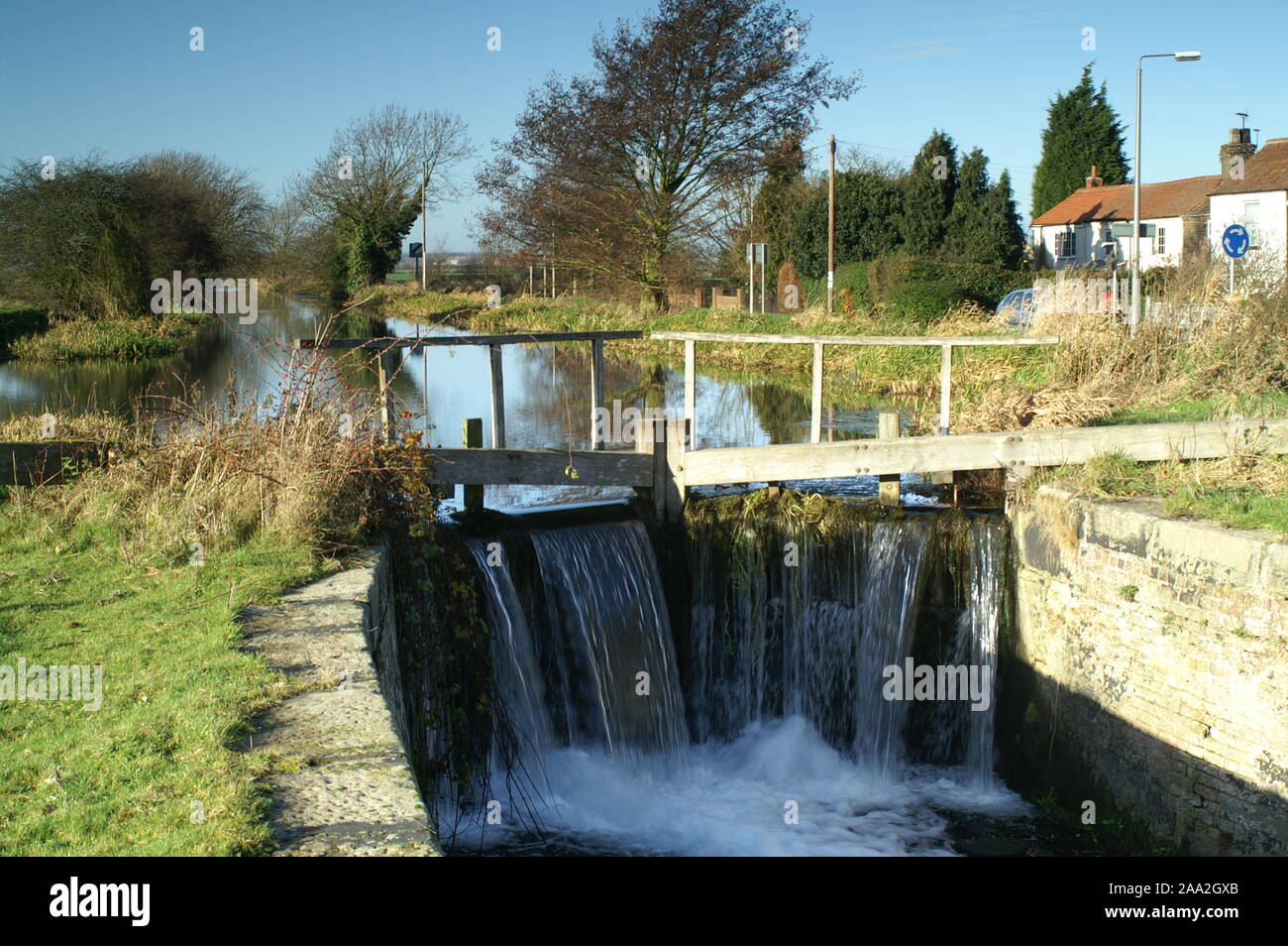 Gate irrigation canal hi-res stock photography and images - Alamy