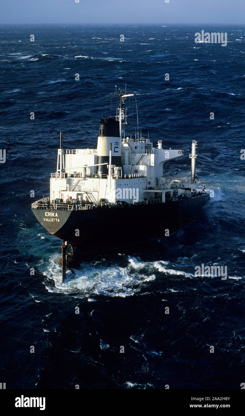 Oil spill caused by the sinking of the tanker Erika off the coasts of ...