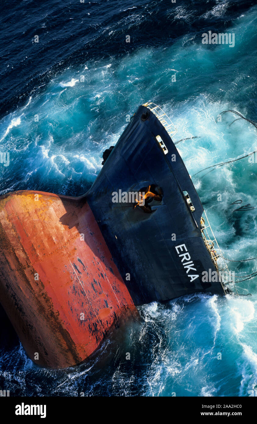 Oil spill caused by the sinking of the tanker Erika off the coasts of ...