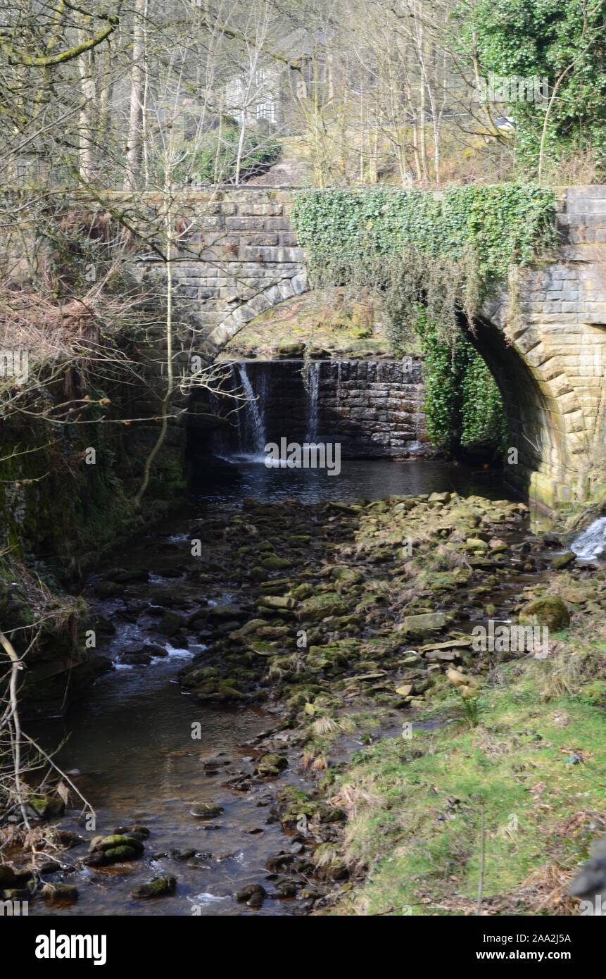 Unnavigable bridge river hi-res stock photography and images - Alamy