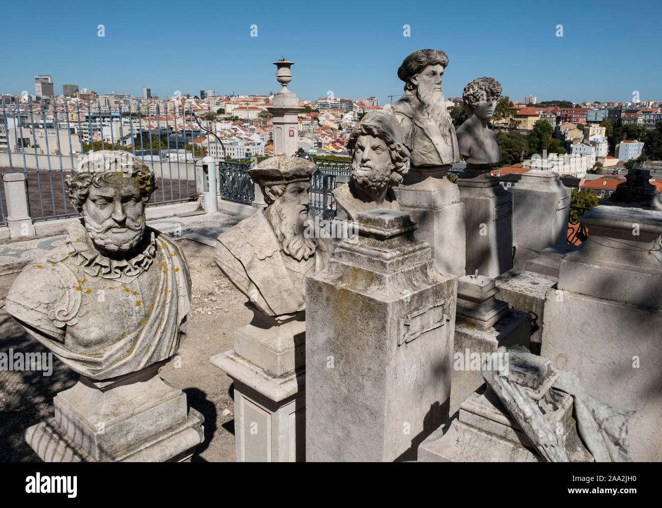 Sculptured classical figures hi-res stock photography and images - Alamy