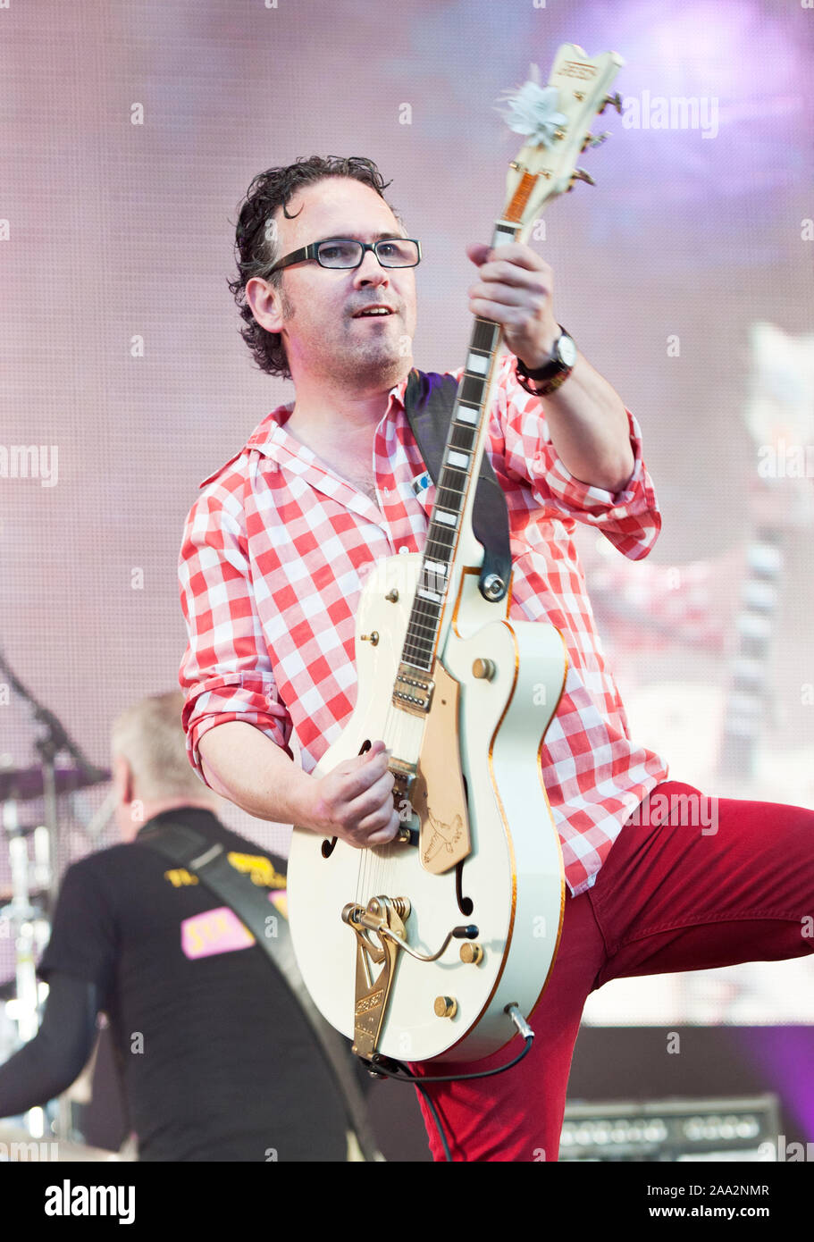 Saw doctors band hi-res stock photography and images - Alamy