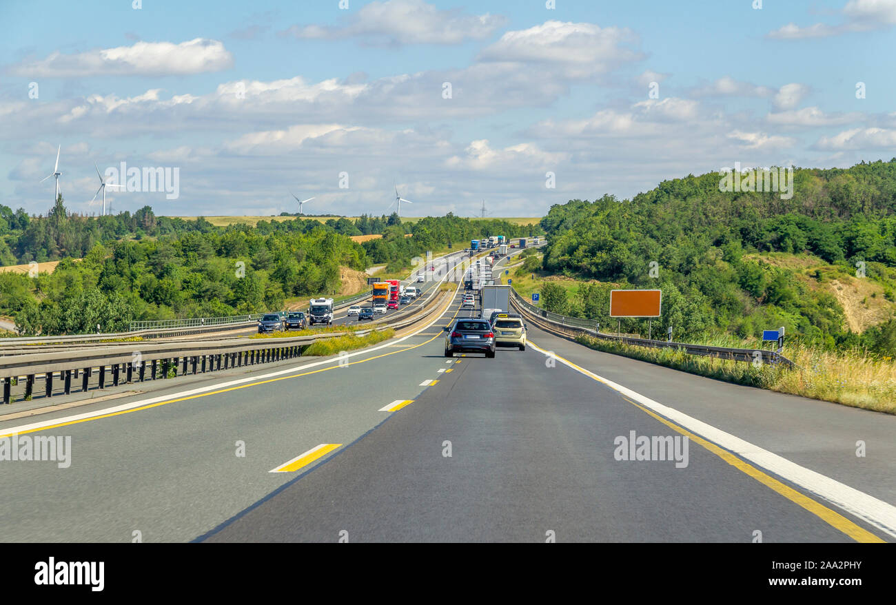 Highway traffic sign tempo hi-res stock photography and images - Alamy