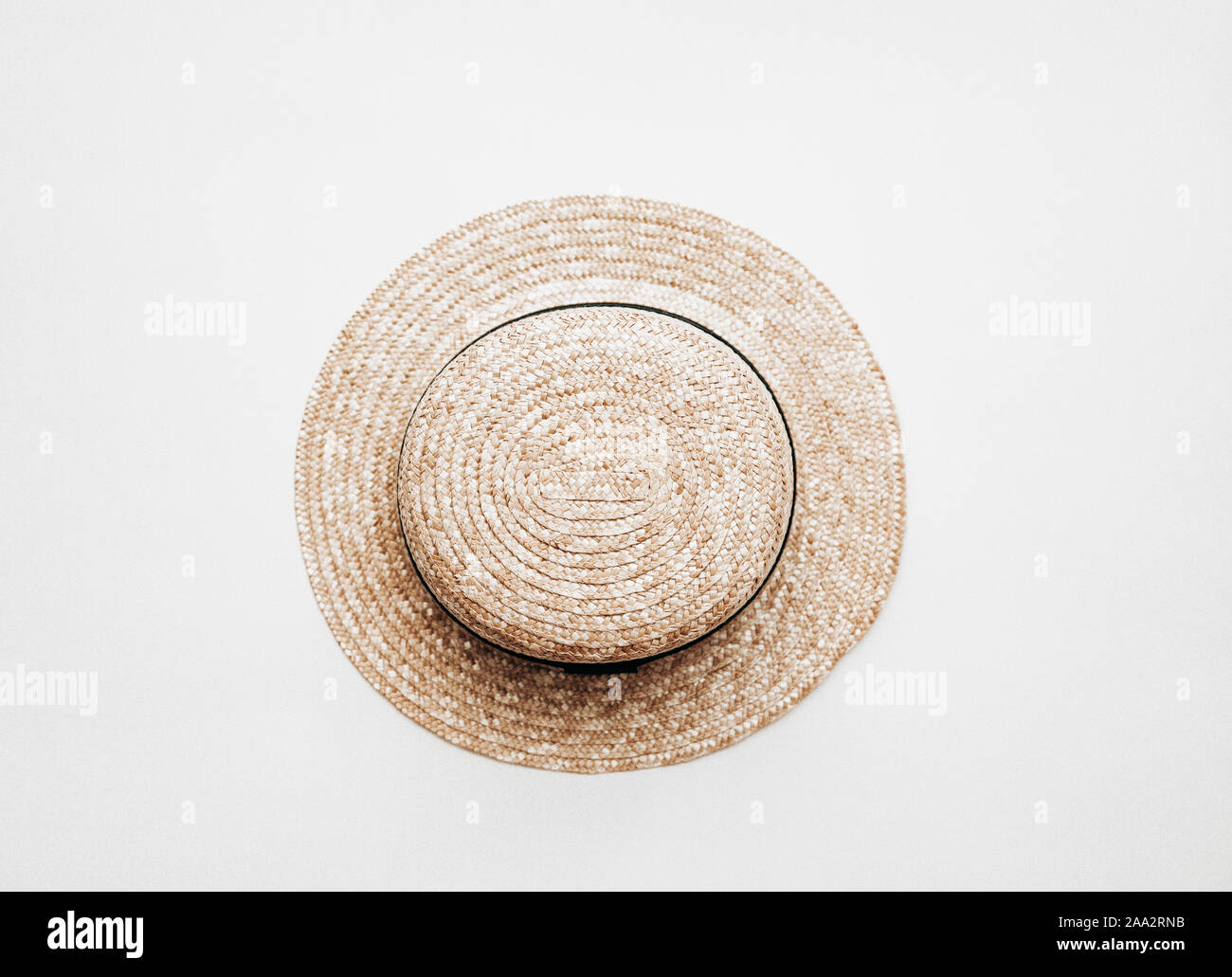 Overhead view of a straw hat Stock Photo - Alamy