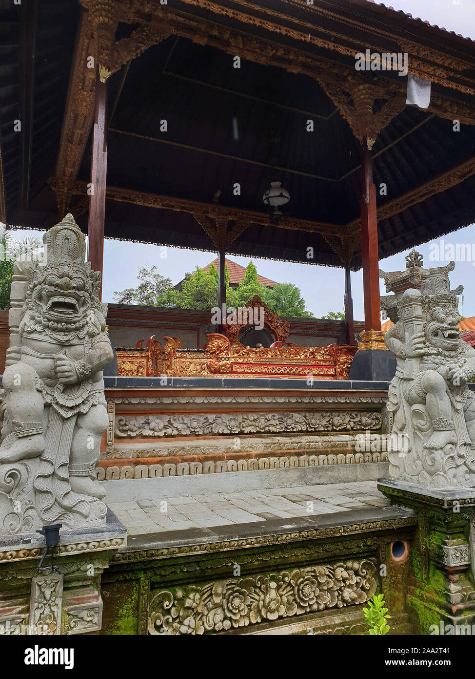 Ubud palace hi-res stock photography and images - Alamy
