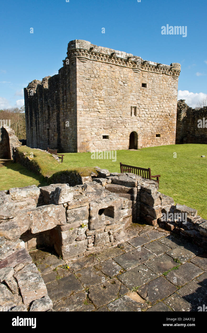 Craignethan castle lanark hi-res stock photography and images - Alamy