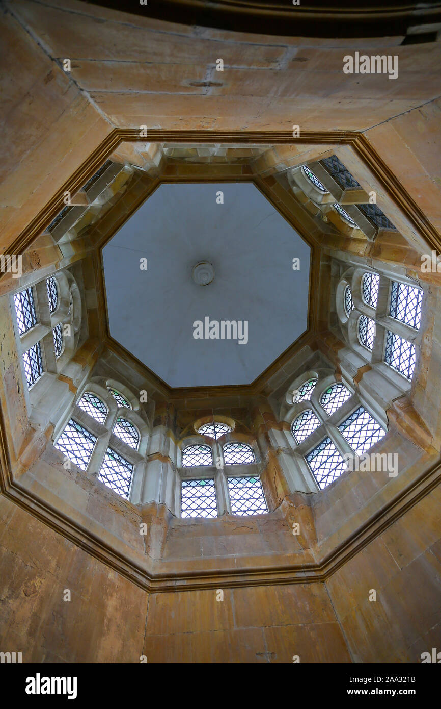 Octagonal shaped room hi-res stock photography and images - Alamy