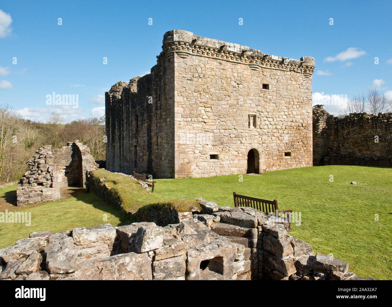 Craignethan castle lanark hi-res stock photography and images - Alamy