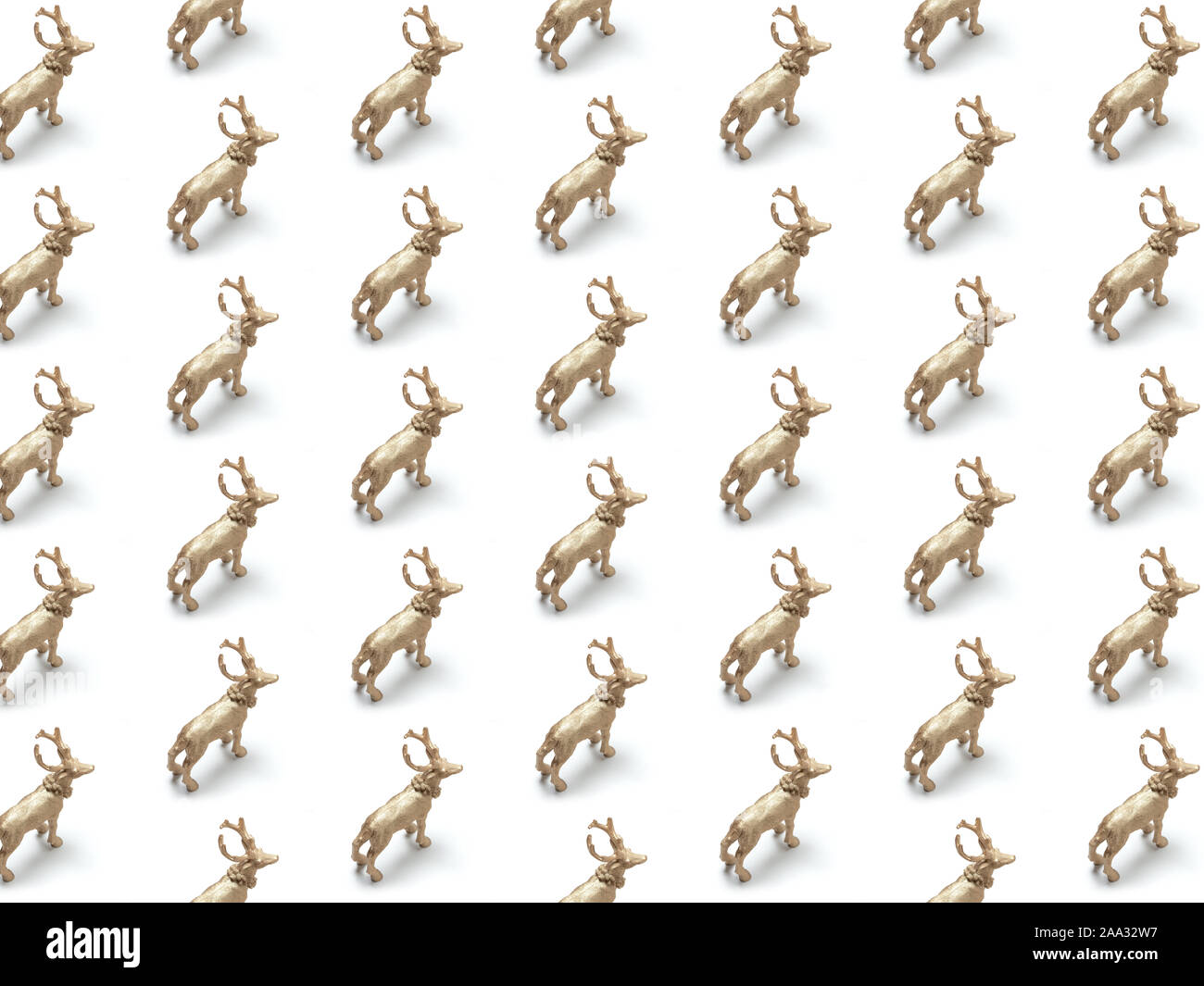 Reindeer pattern wallpaper hi-res stock photography and images - Alamy