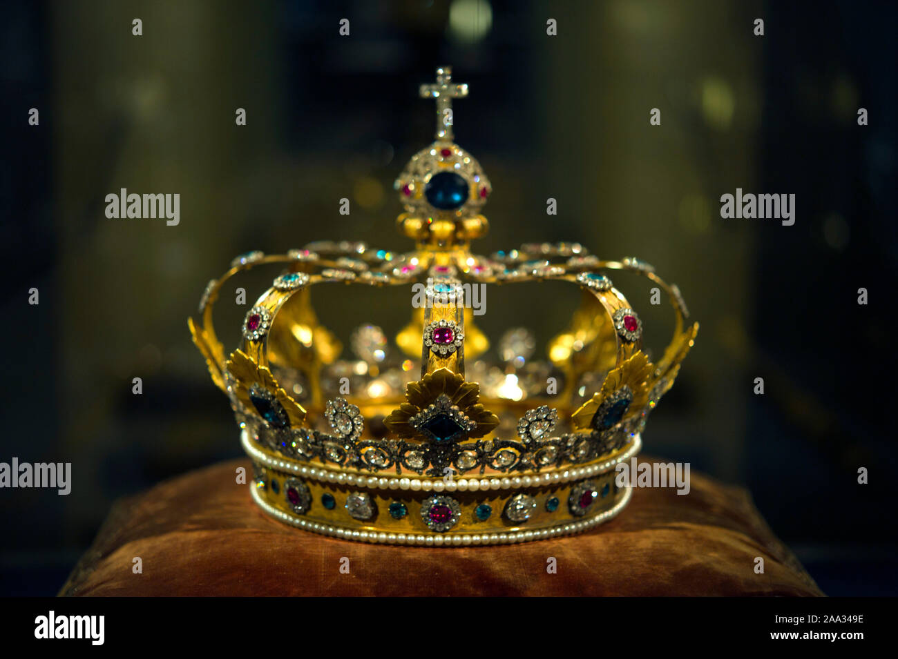 Crown of Bavarian monarchs in Munich Residenz Stock Photo - Alamy