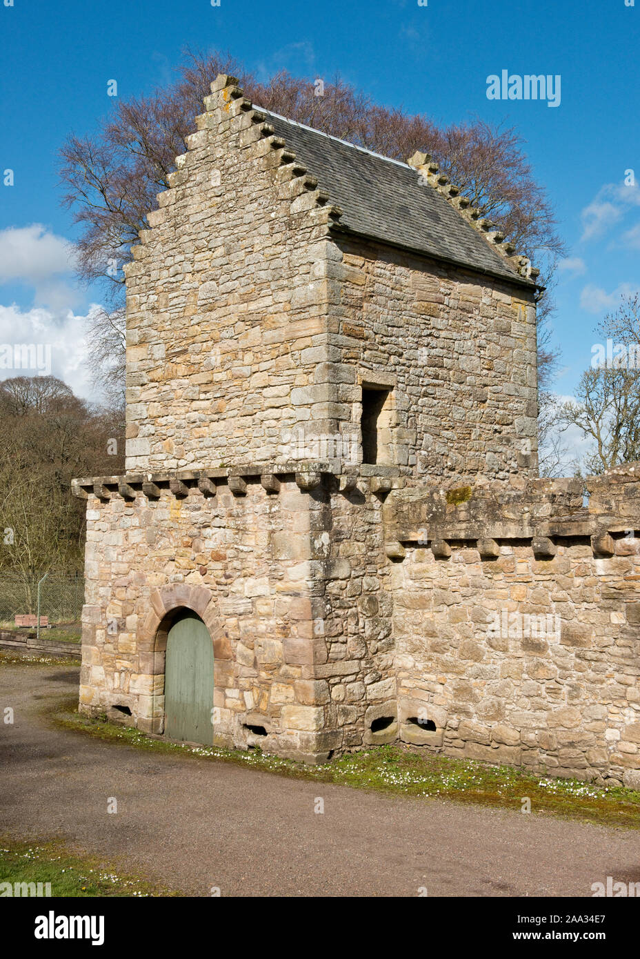 Castle fortification tower hi-res stock photography and images - Alamy