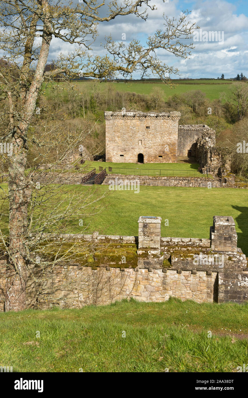 Craignethan Castle keep, grounds and outer courtyard walls. South ...