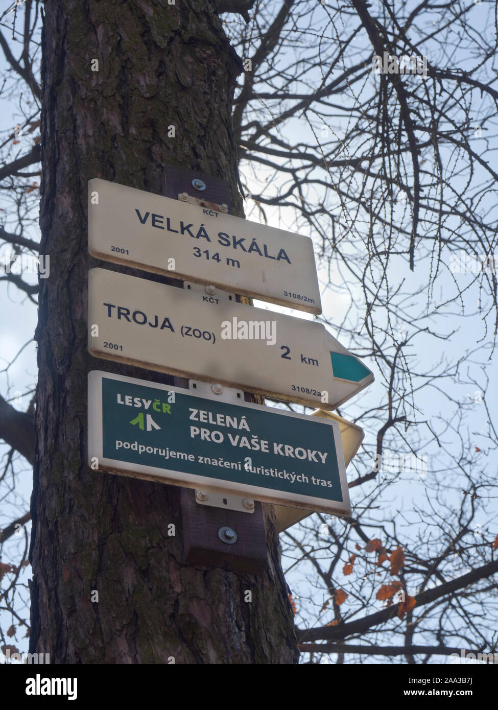 Tourist directional signs hi-res stock photography and images - Alamy