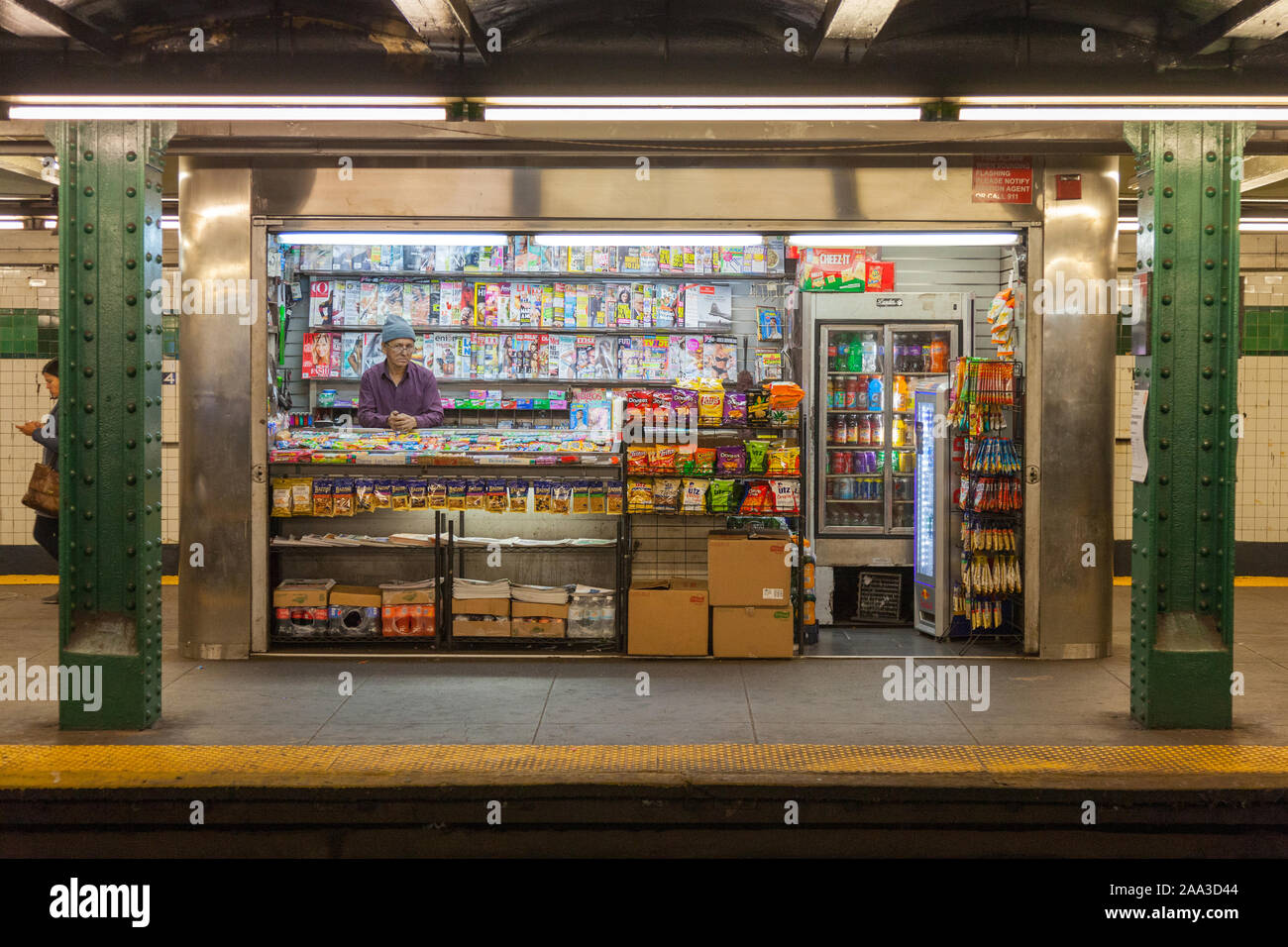 14th street subway store hi-res stock photography and images - Alamy