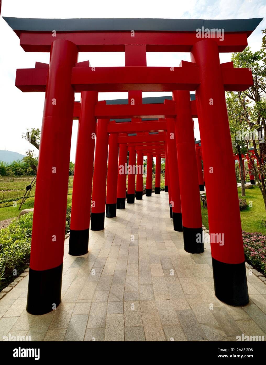 Japanese red color Torii gate 5 Stock Photo - Alamy
