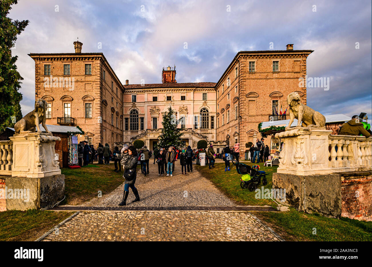 Castello govone hi-res stock photography and images - Alamy