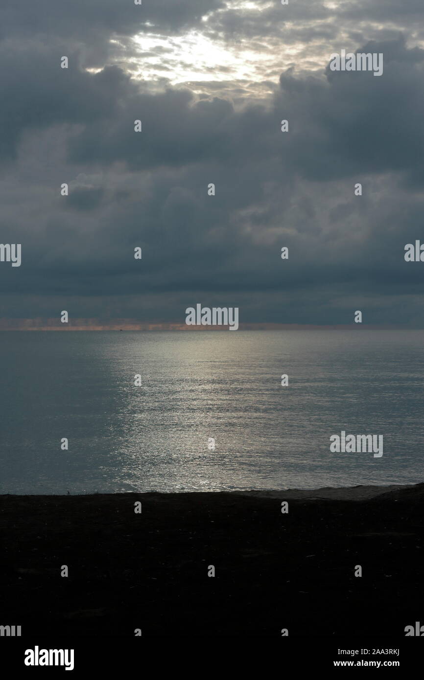 Photo set of clouds in the morning, at sunrise And changing the color ...