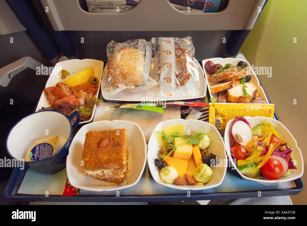 Airplane food eating hi-res stock photography and images - Alamy