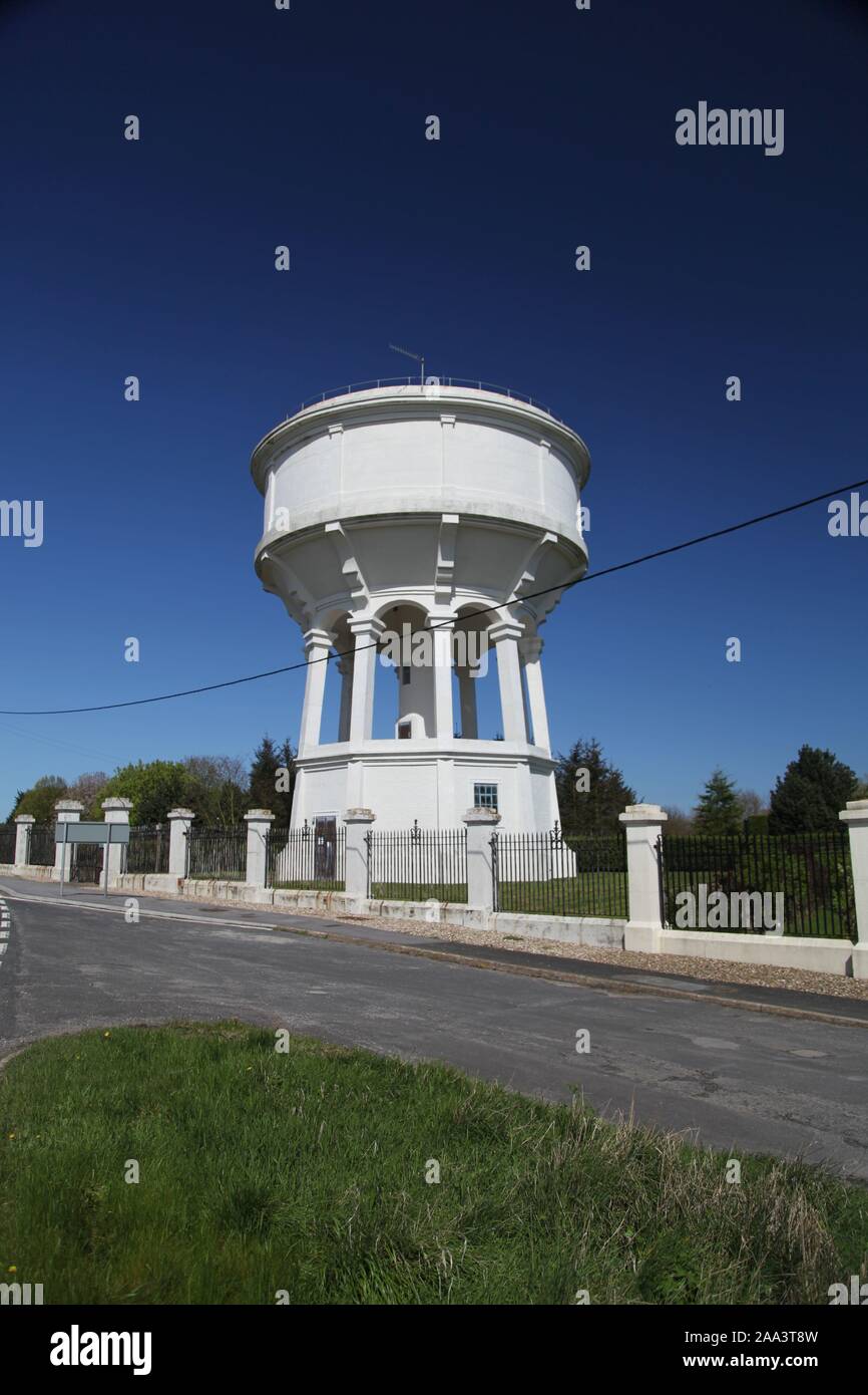 Concrete water storage tower hi-res stock photography and images - Alamy