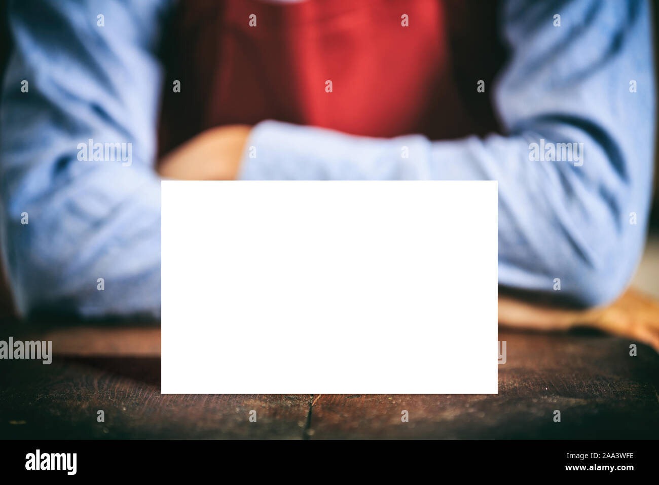 Reservation concept. Reserved card sign blank template, blur waiter ...