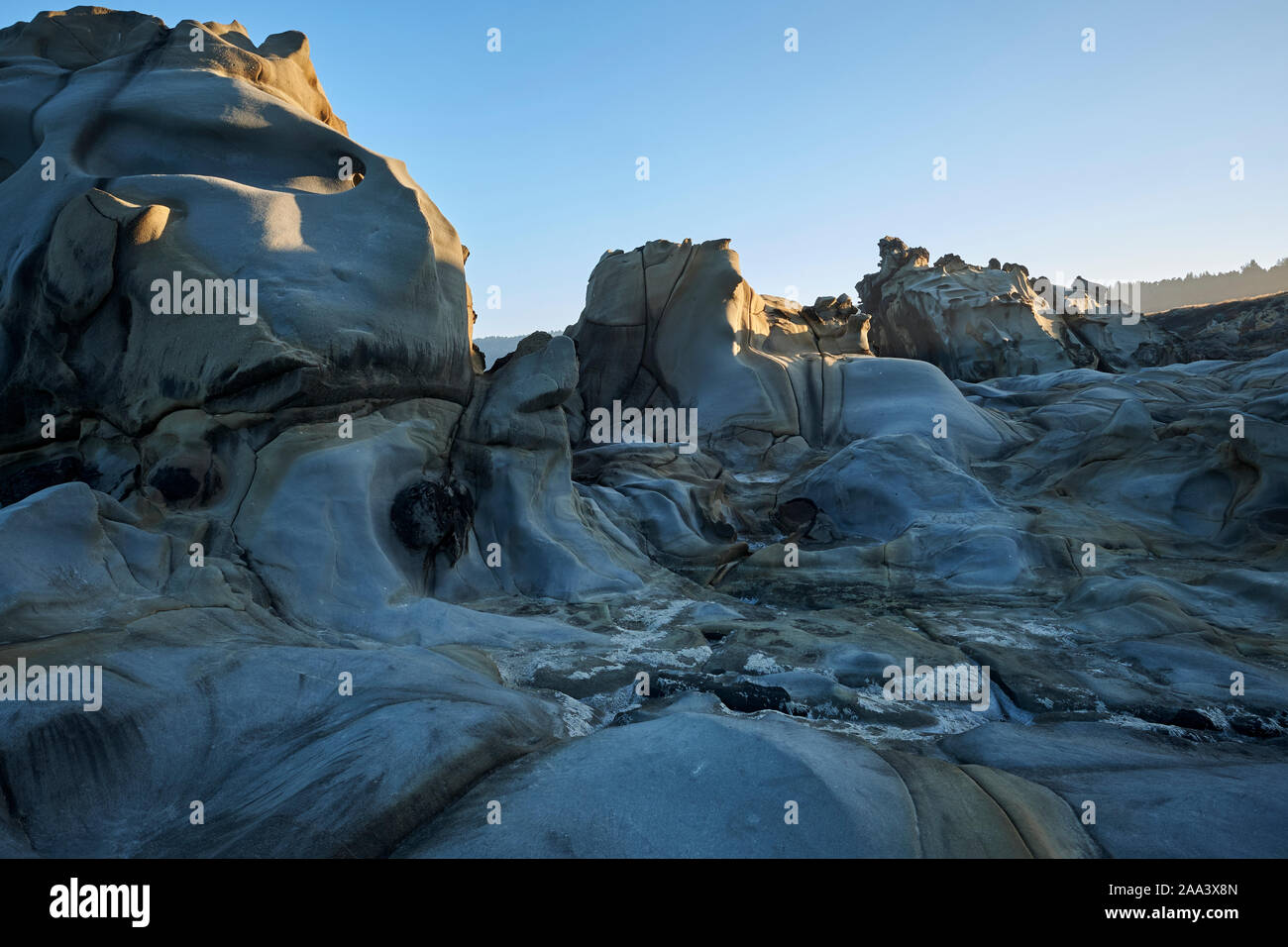 Waves and rock formations at Stump Beach on California's Pacific Coast ...