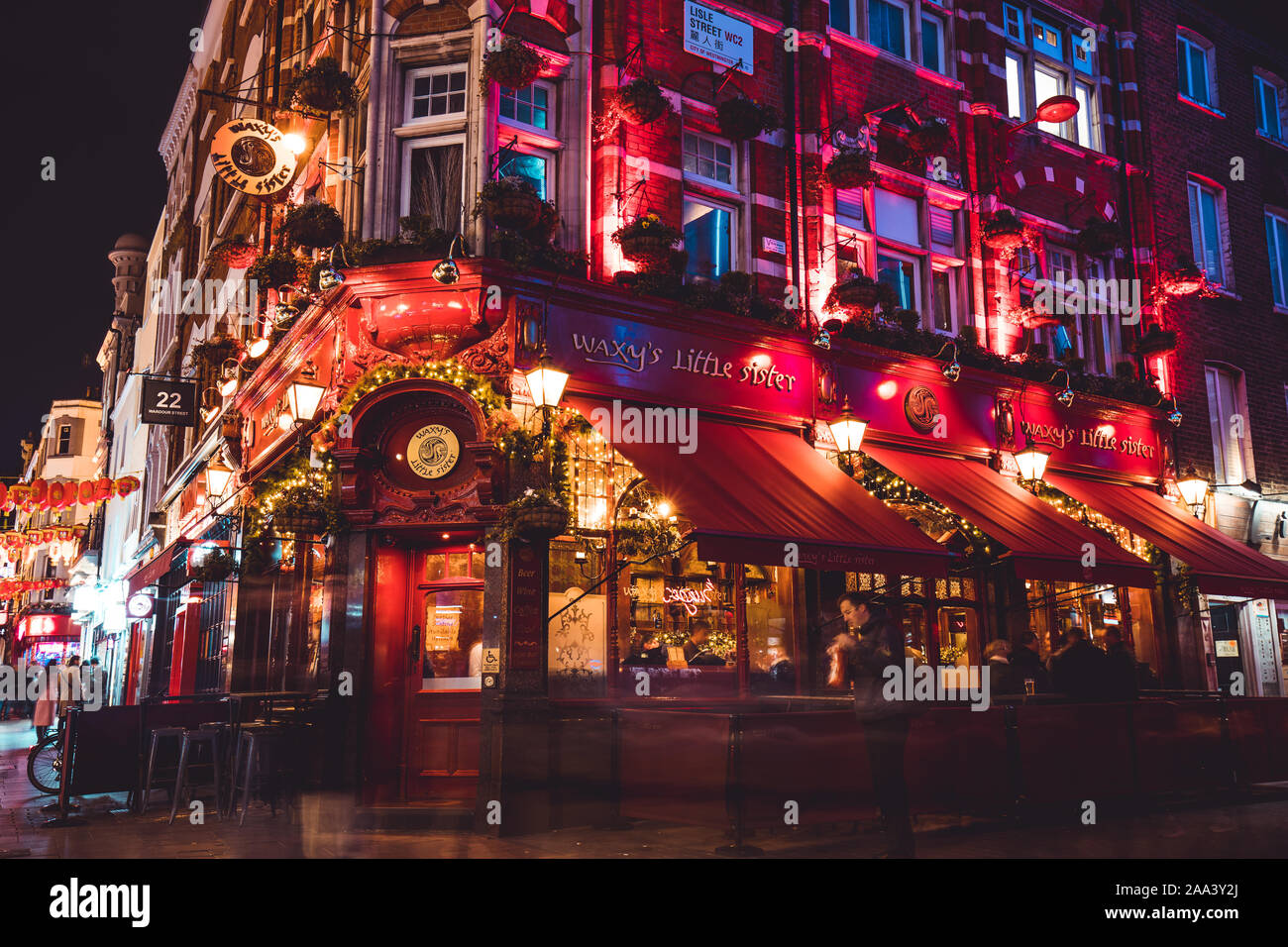London people walking street diversity hi-res stock photography and ...
