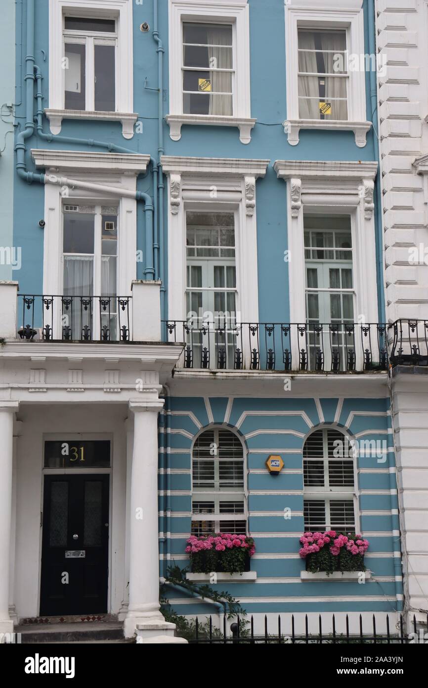 Blue house in Notting Hill Stock Photo - Alamy