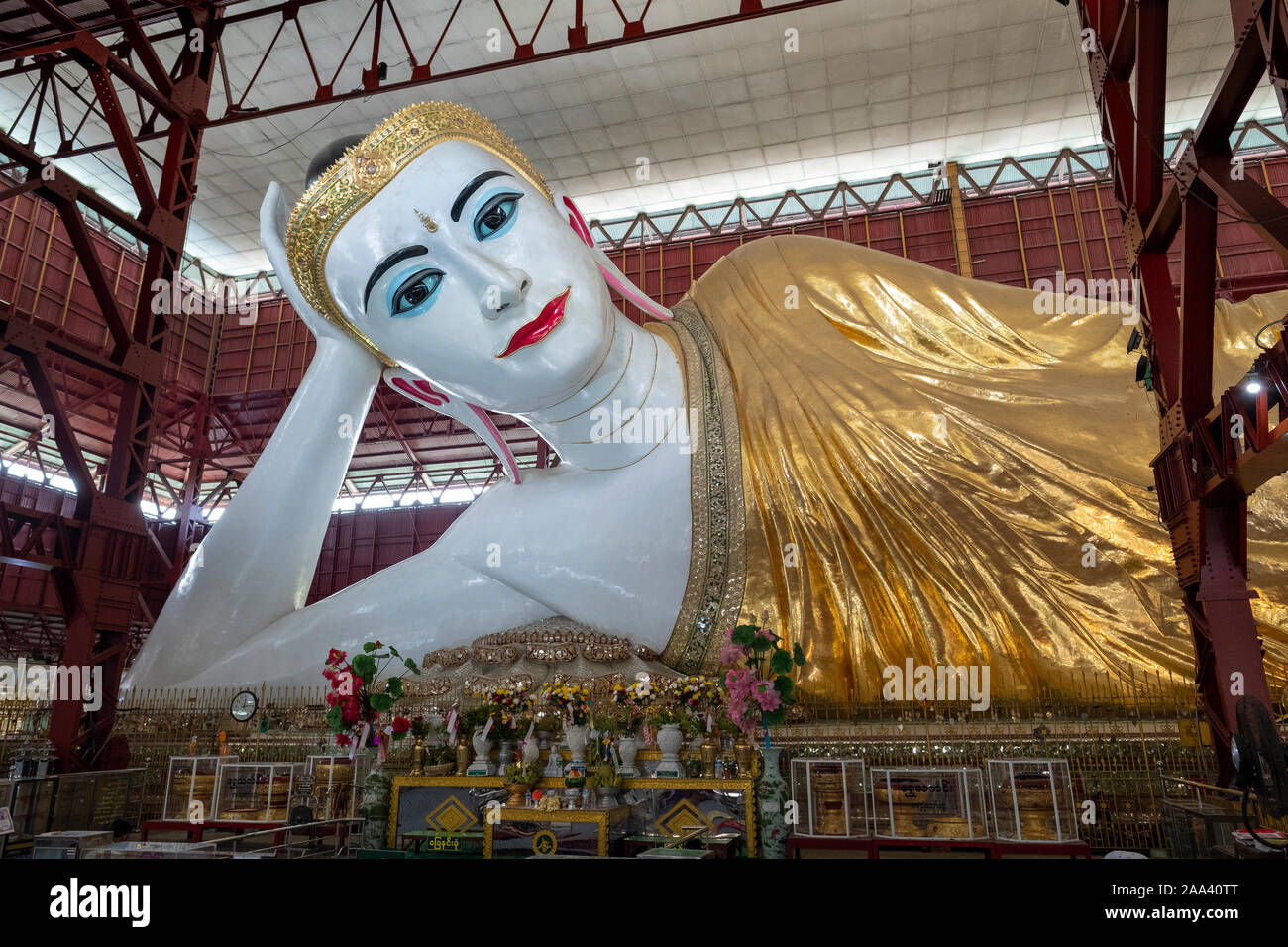 The 66 meter reclining Buddha of Chaukhtatgyi Pagoda of Yangon, Myanmar ...
