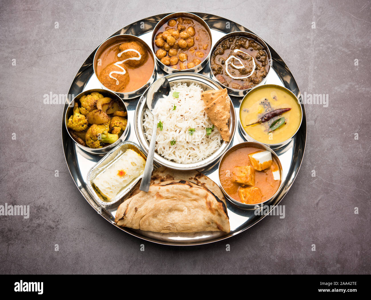 Dal makhni platter hi-res stock photography and images - Alamy